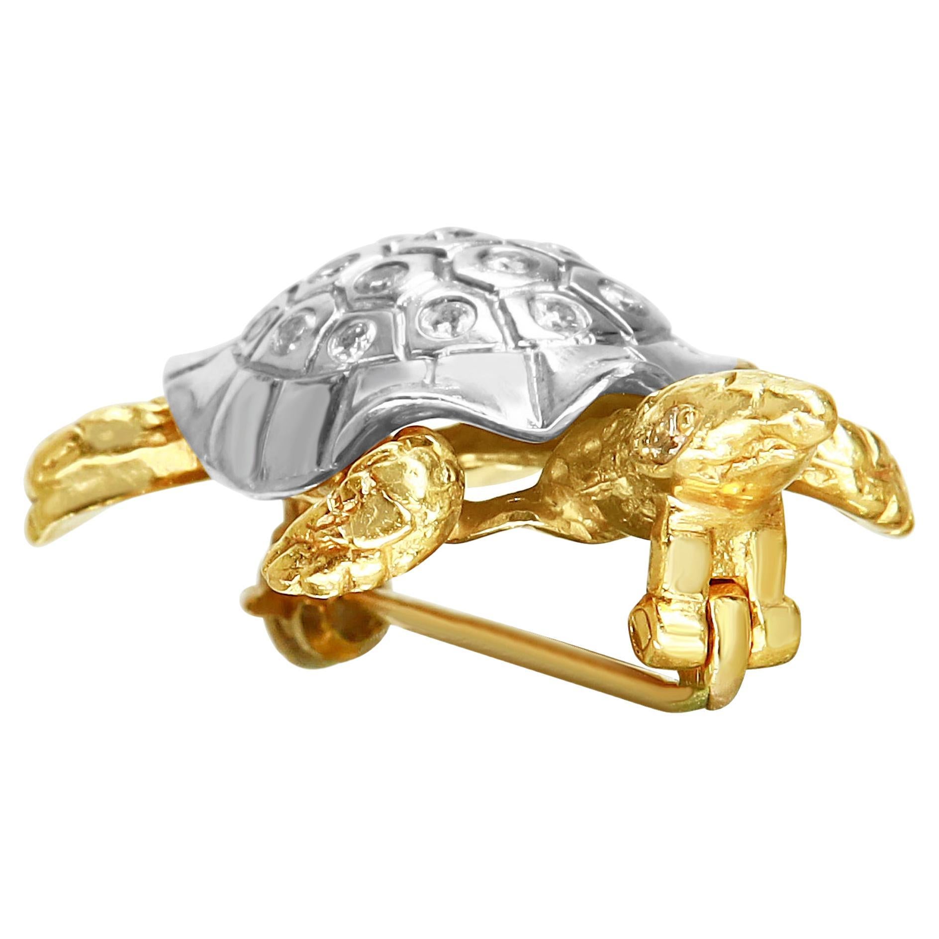 18 Carat Gold and Diamond Turtle Brooch For Sale at 1stDibs