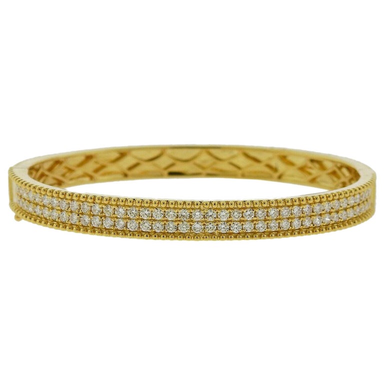 18 Karat Yellow Gold 2.24 Carat Diamond Bangle Bracelet at 1stDibs