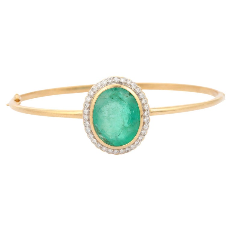 18K Yellow Gold Big Emerald Bangle with Diamonds For Sale at 1stDibs
