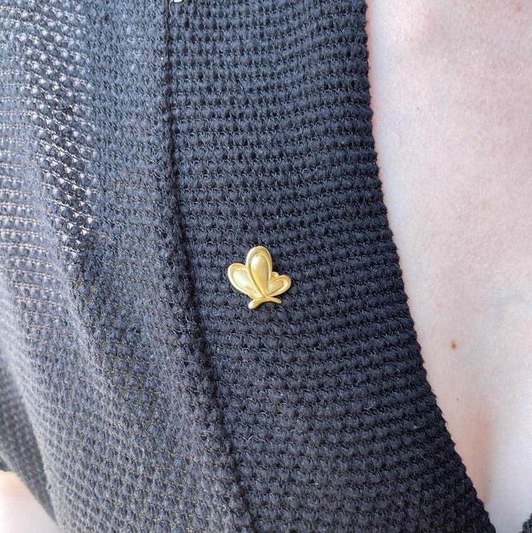18k Yellow Gold Butterfly Lapel Pin For Sale at 1stDibs