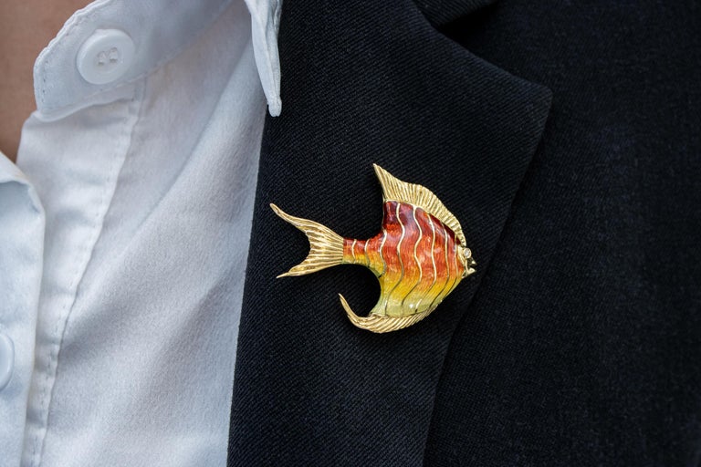 18k Yellow Gold, Diamond, and Enamel Angel Fish Brooch For Sale at 1stDibs