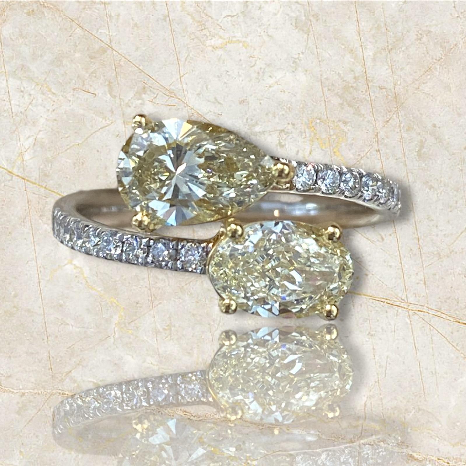 18K Yellow Gold Fancy Yellow Diamond Yin Yang Ring For Sale at 1stDibs
