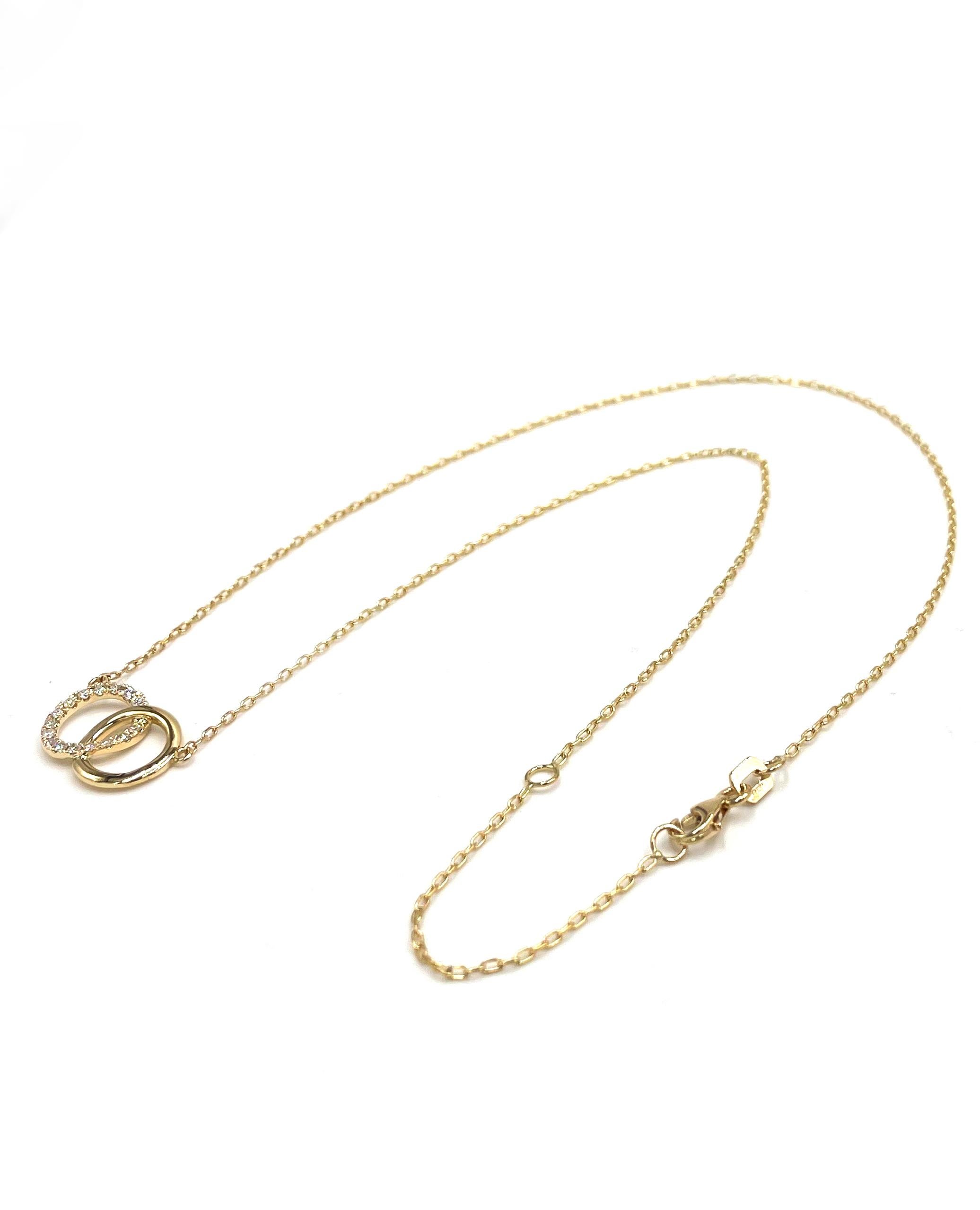 18K Yellow Gold Interlocking Circle Necklace For Sale at 1stDibs