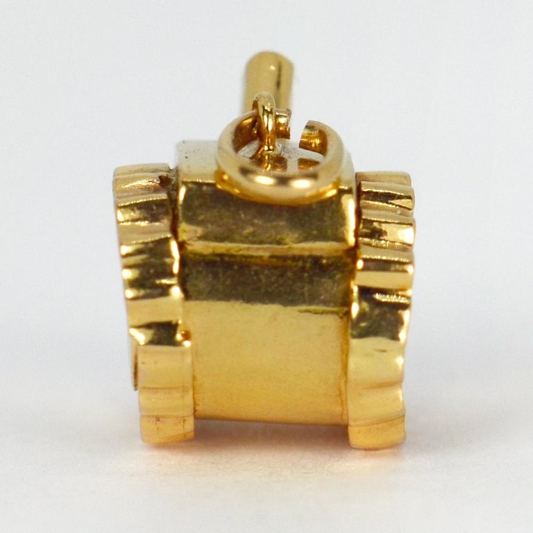 18 Karat Yellow Gold Military Tank Charm Pendant For Sale at 1stDibs