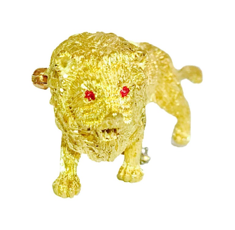 18K Yellow Gold Platinum LION Diamond Ruby Pin For Sale at 1stDibs