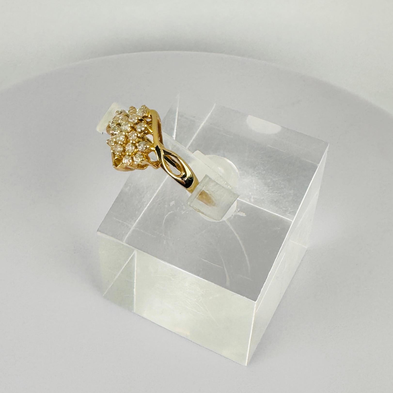 18k yellow gold ring with 17 brilliant cut diamonds VVSI - 0.12 carat ...