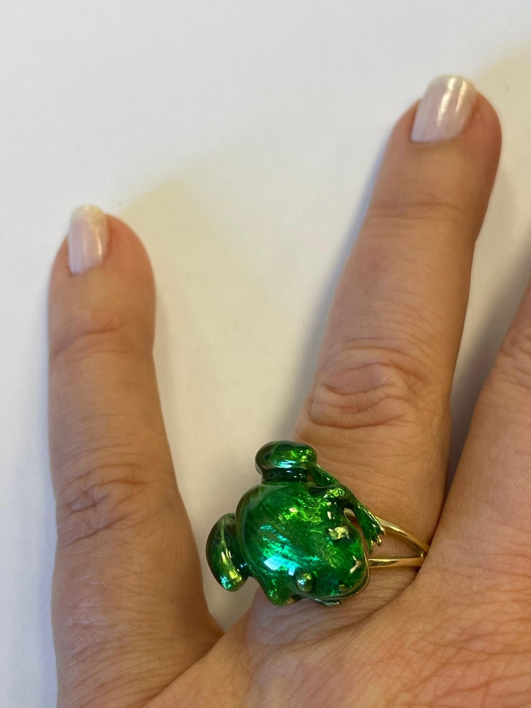 18 Karat Yellow Gold Ring with Green Enamel Frog For Sale at 1stDibs