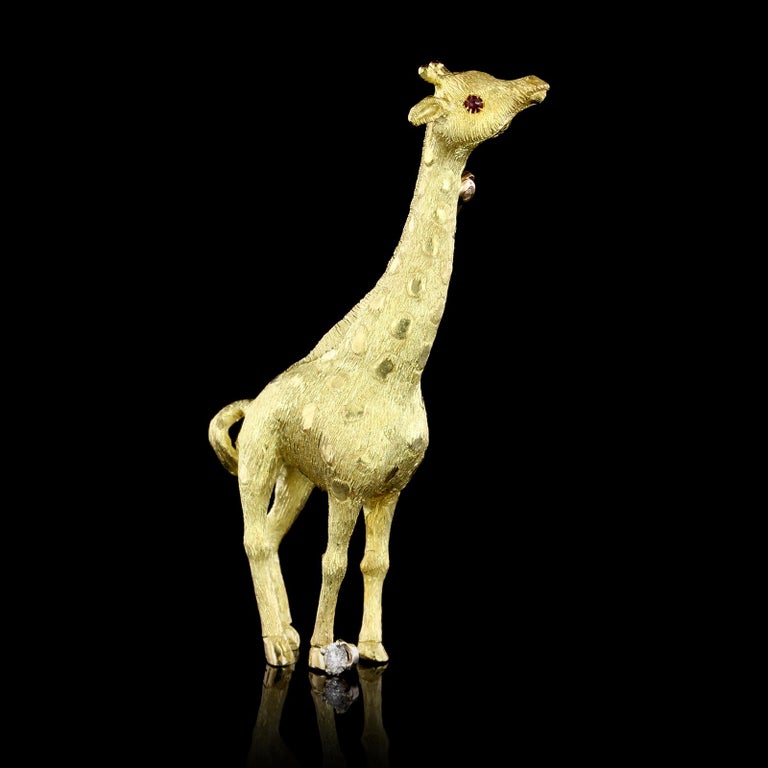 18 Karat Yellow Gold Ruby and Diamond Giraffe Pin at 1stDibs