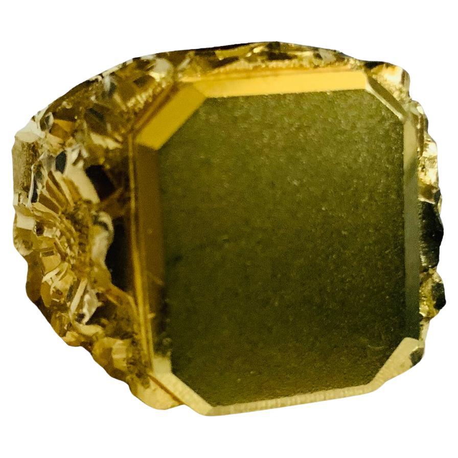 Lucky Persimmon Signet Ring, 18K Yellow Gold with Orange Sapphires (US ...