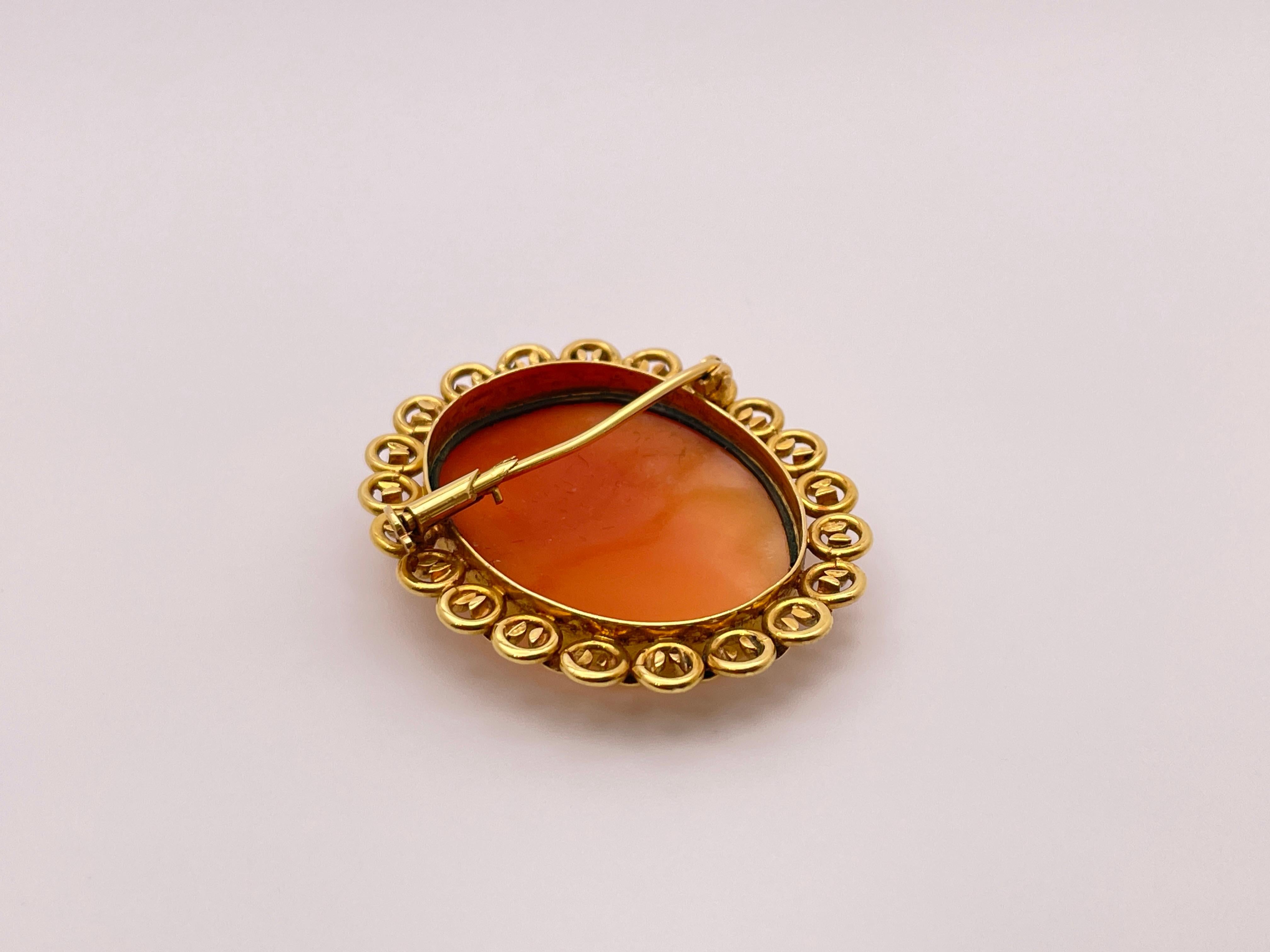 18K Yellow Gold Virgin Mary Shell Cameo Brooch For Sale at 1stDibs