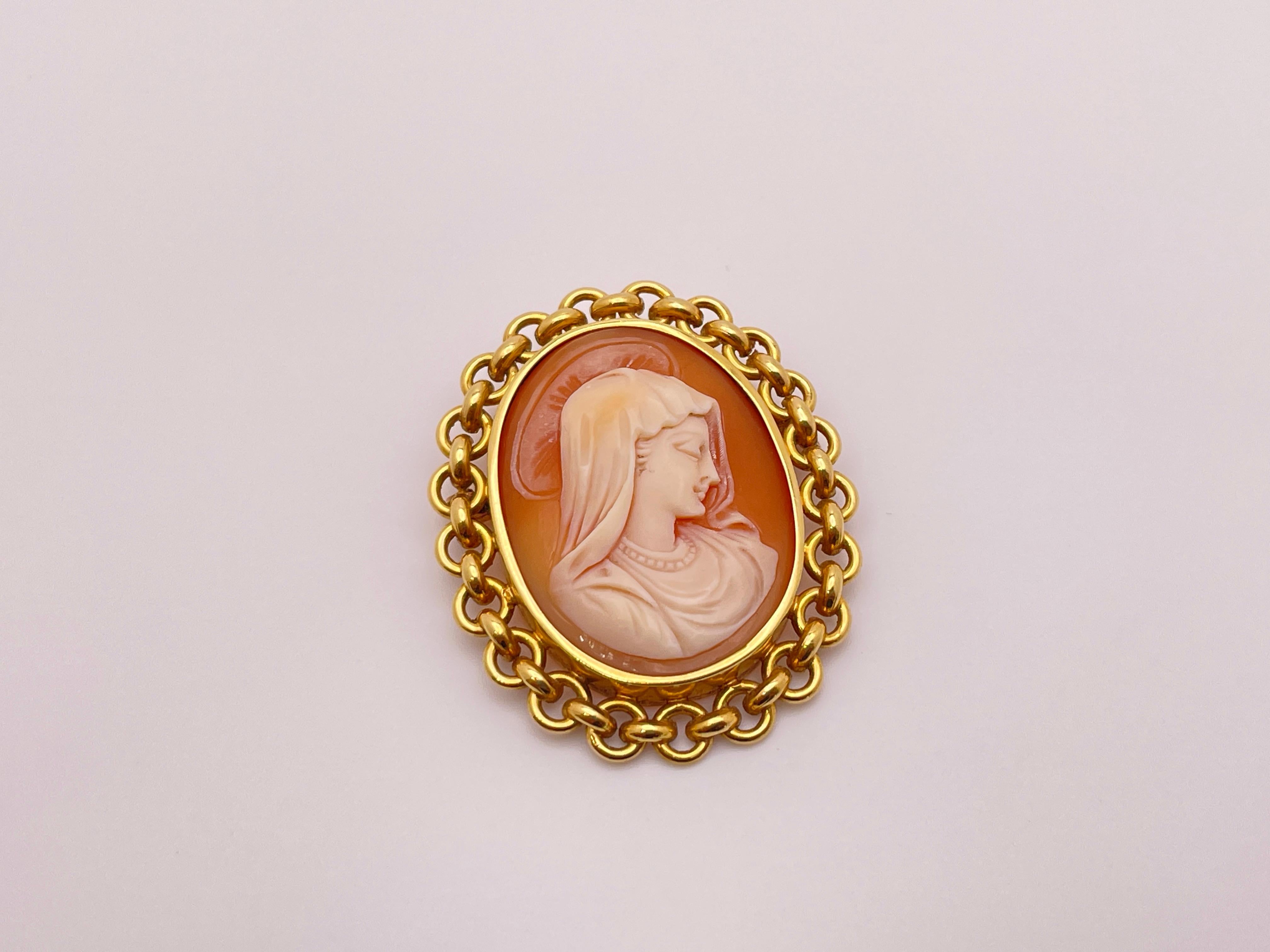 18K Yellow Gold Virgin Mary Shell Cameo Brooch For Sale at 1stDibs