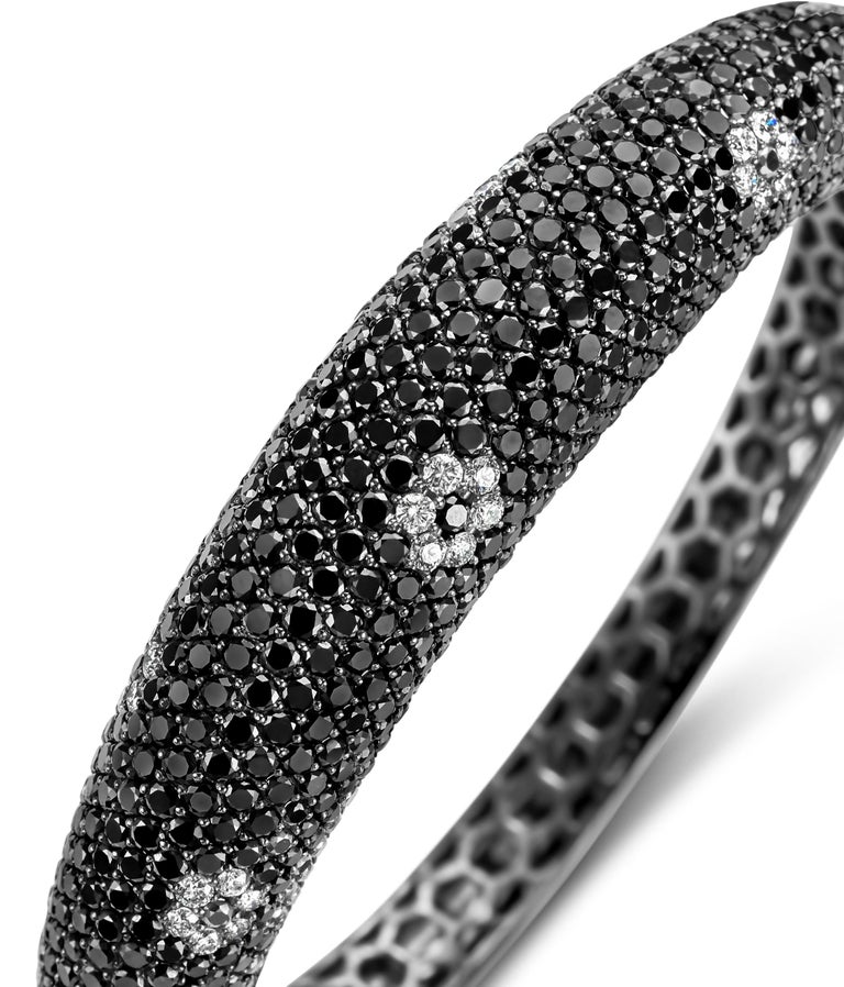18 Karat Black Gold Bangle Bracelet with 16 Carat Pavé Black and White ...