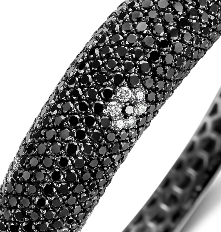 18 Karat Black Gold Bangle Bracelet with 16 Carat Pavé Black and White ...