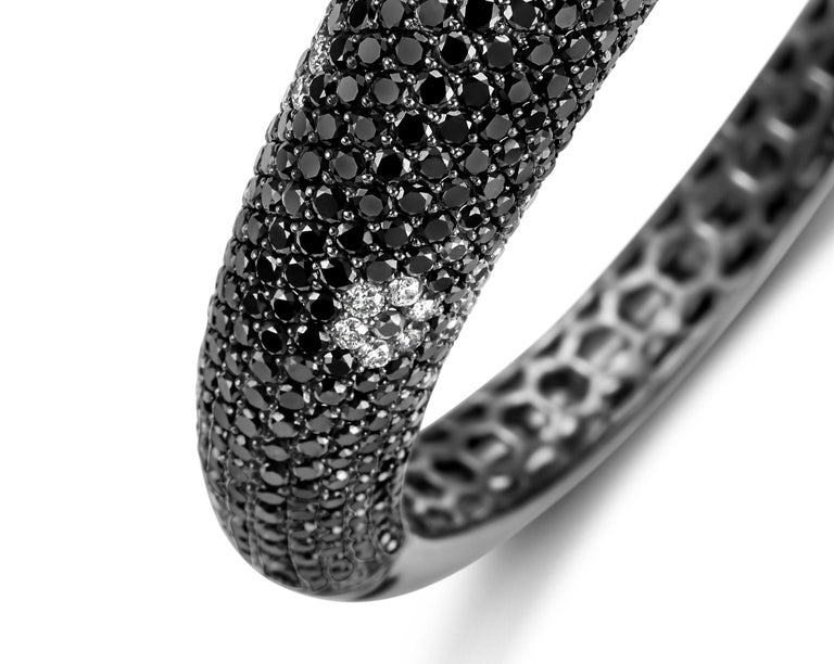 18 Karat Black Gold Bangle Bracelet with 16 Carat Pavé Black and White ...