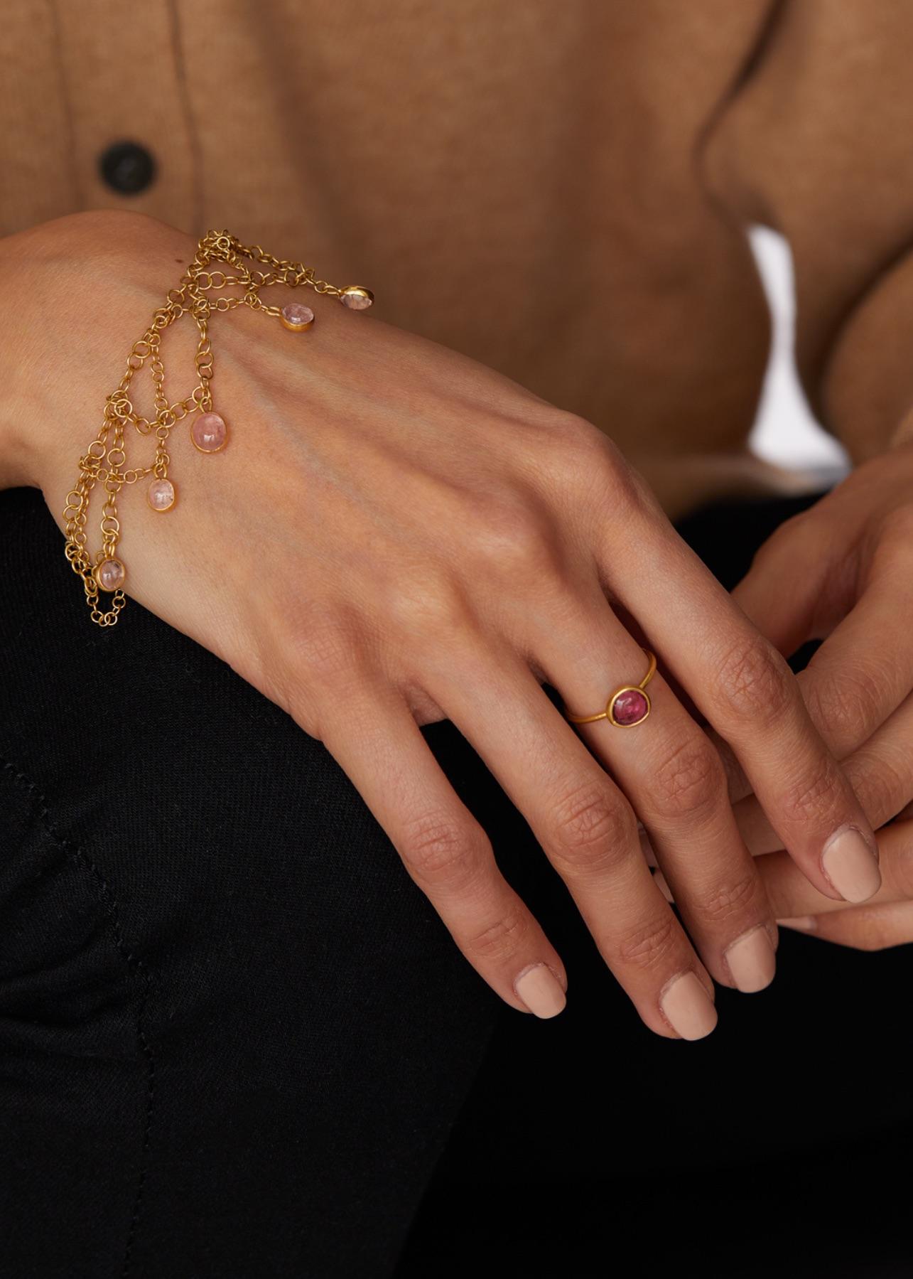 18kt Gold Burmese Raindrop Bracelet, Pink Tourmaline For Sale at 1stDibs