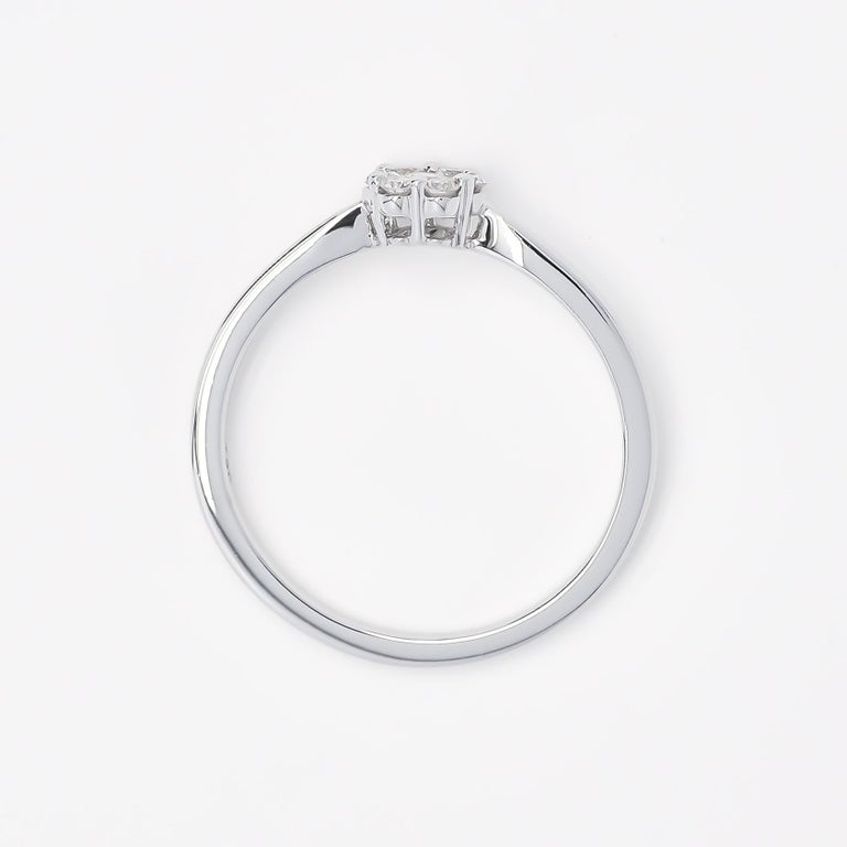 18kt Gold Flower Single Cluster Natural Diamonds Engagement Ring For ...