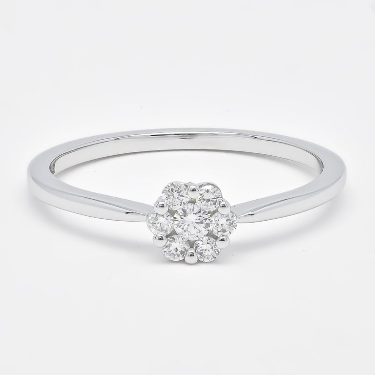 18kt Gold Flower Single Cluster Natural Diamonds Engagement Ring For ...