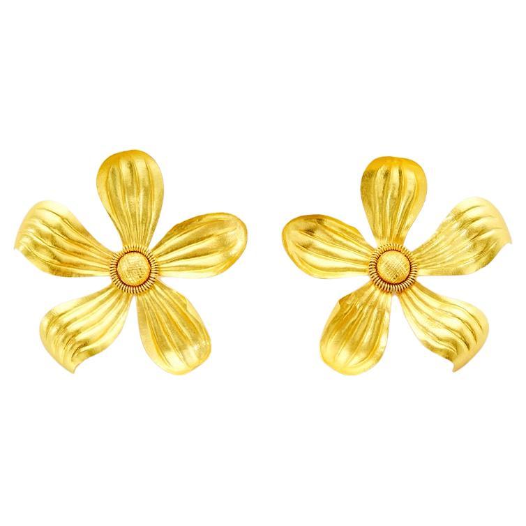 18kt Gold PSTM Myanmar Yellow Chamka Flower Stud Earrings For Sale at ...