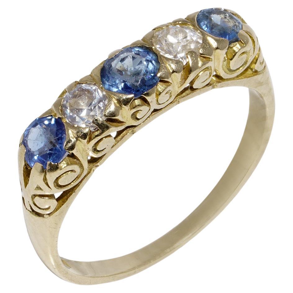 Gold ring with sapphire and diamond For Sale at 1stDibs