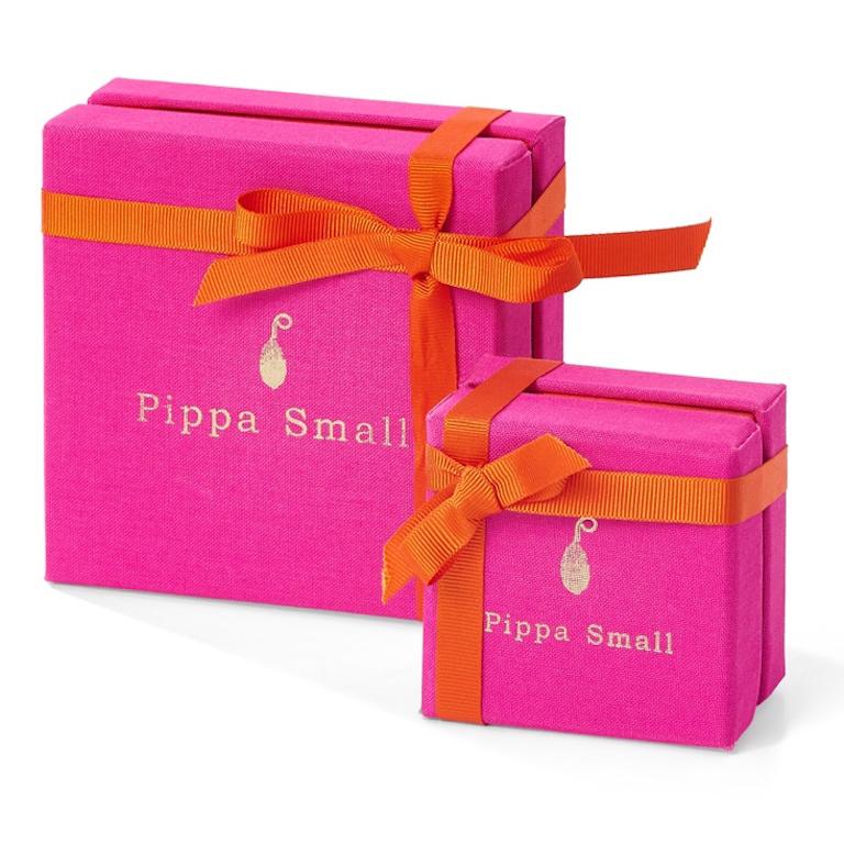 18kt Gold Stamp Diamond Shaped Cord Bracelet, Plain Gold For Sale at ...