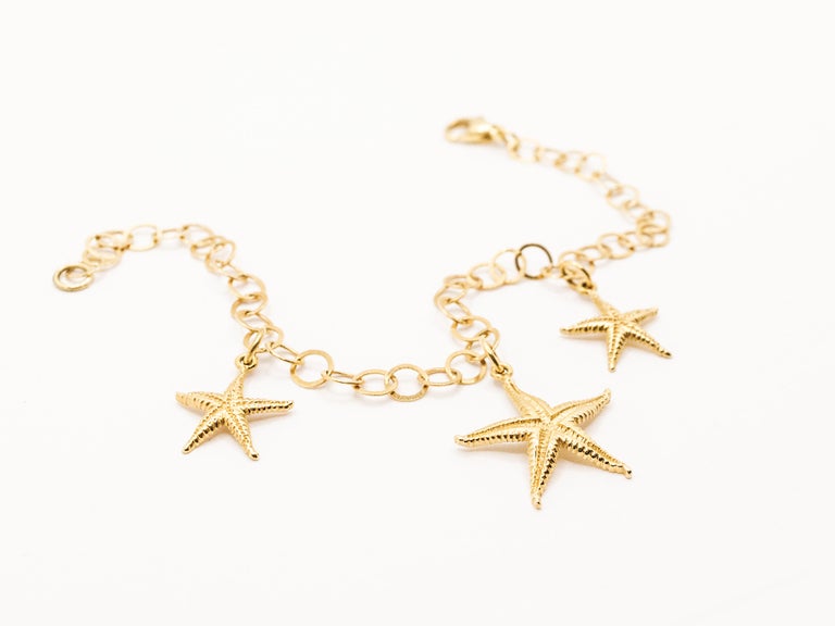 18 Karat Solid Yellow Gold Starfish Chain Bracelet For Sale at 1stDibs