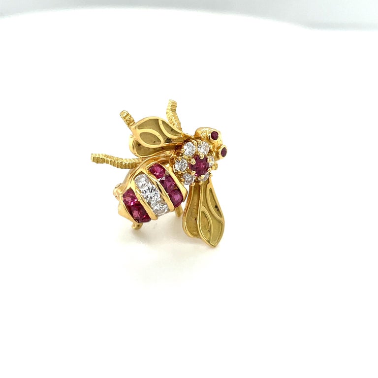 18KT Yellow Gold Bee Brooch with Ruby 0.80Ct. and Diamond 0.49Ct For Sale at 1stDibs