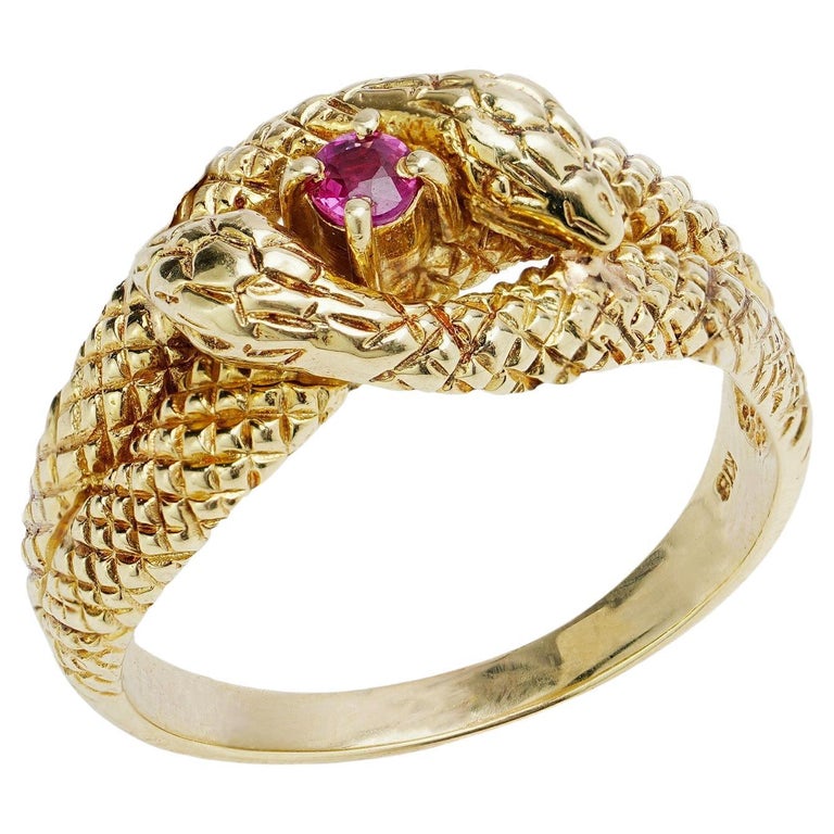 18kt. Yellow Gold Double Serpent Ring with Ruby For Sale at 1stDibs