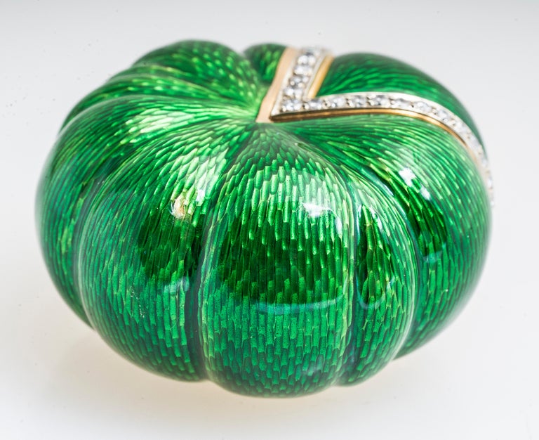 18 Karat Yellow Green Enamel and Diamond Shell Shaped Pill Box For Sale ...