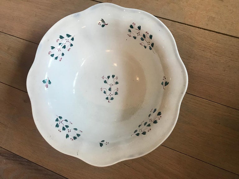 18th-19th Century American Sprigware Porcelain Bowl For Sale at 1stDibs