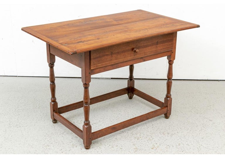18th Century American Walnut Tavern Table For Sale at 1stDibs