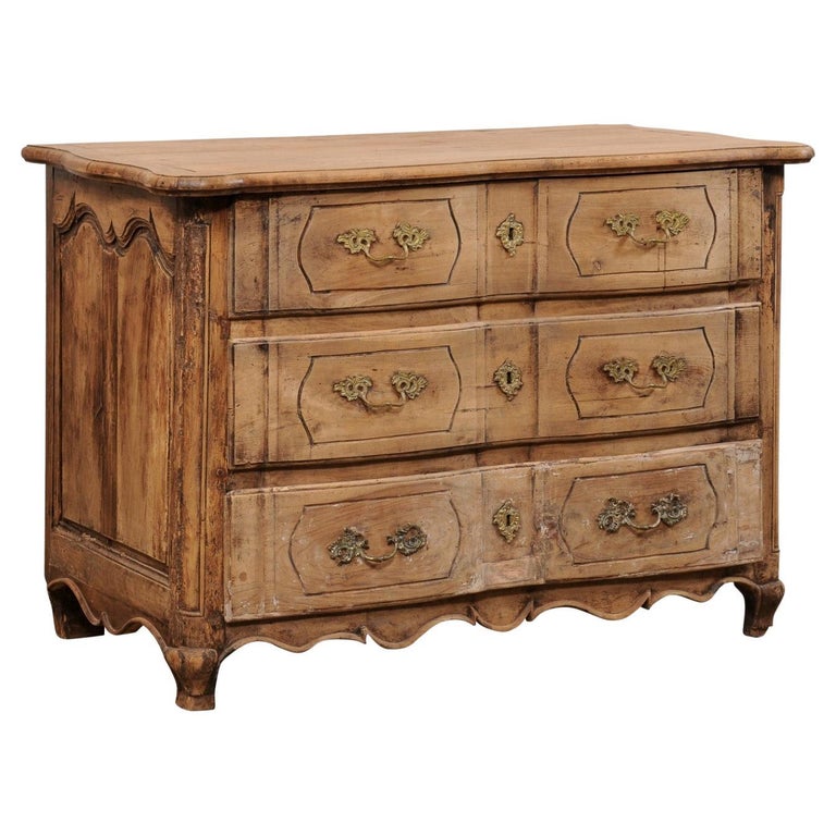 18th C. French Louis XV Carved-Wood Serpentine Commode For Sale at 1stDibs