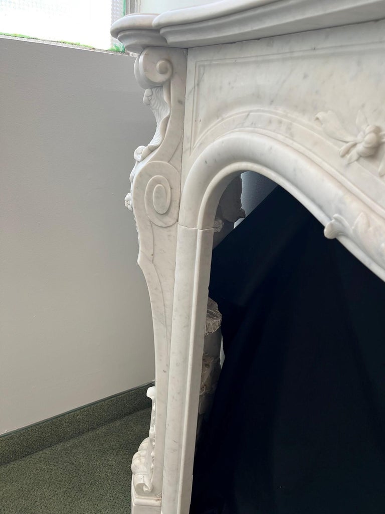 18th C. Louis XV Style Rococo Mantel in Cararra Marble For Sale at 1stDibs