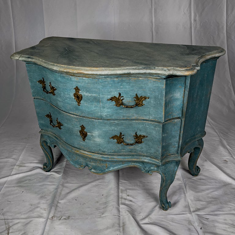 18th c. Swedish Commode For Sale at 1stDibs