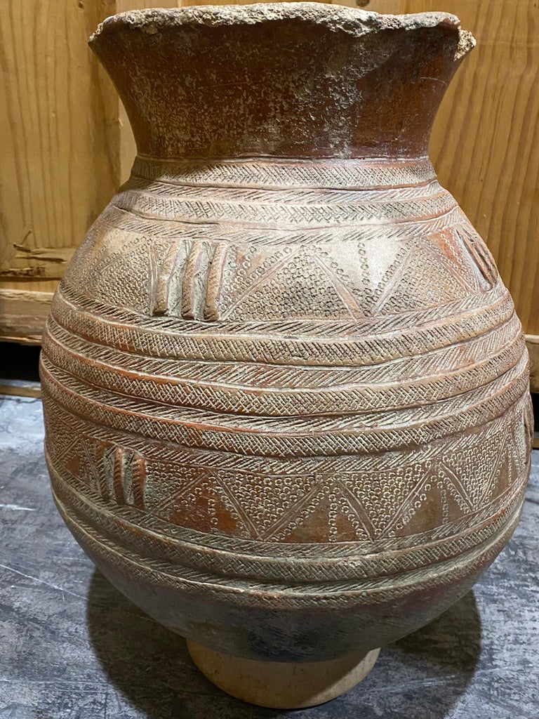 18th C. Terracotta Jar with Incised Design For Sale at 1stDibs