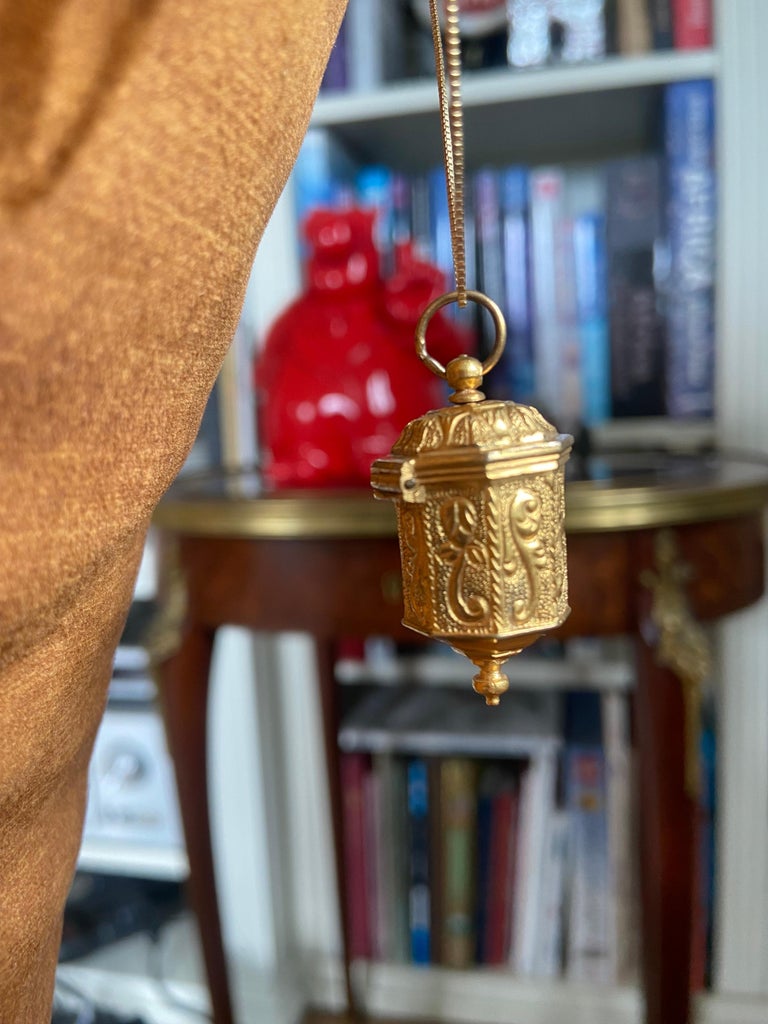 18th Century Antique Octagonal Pendant Locket in Gold with Exquisite ...