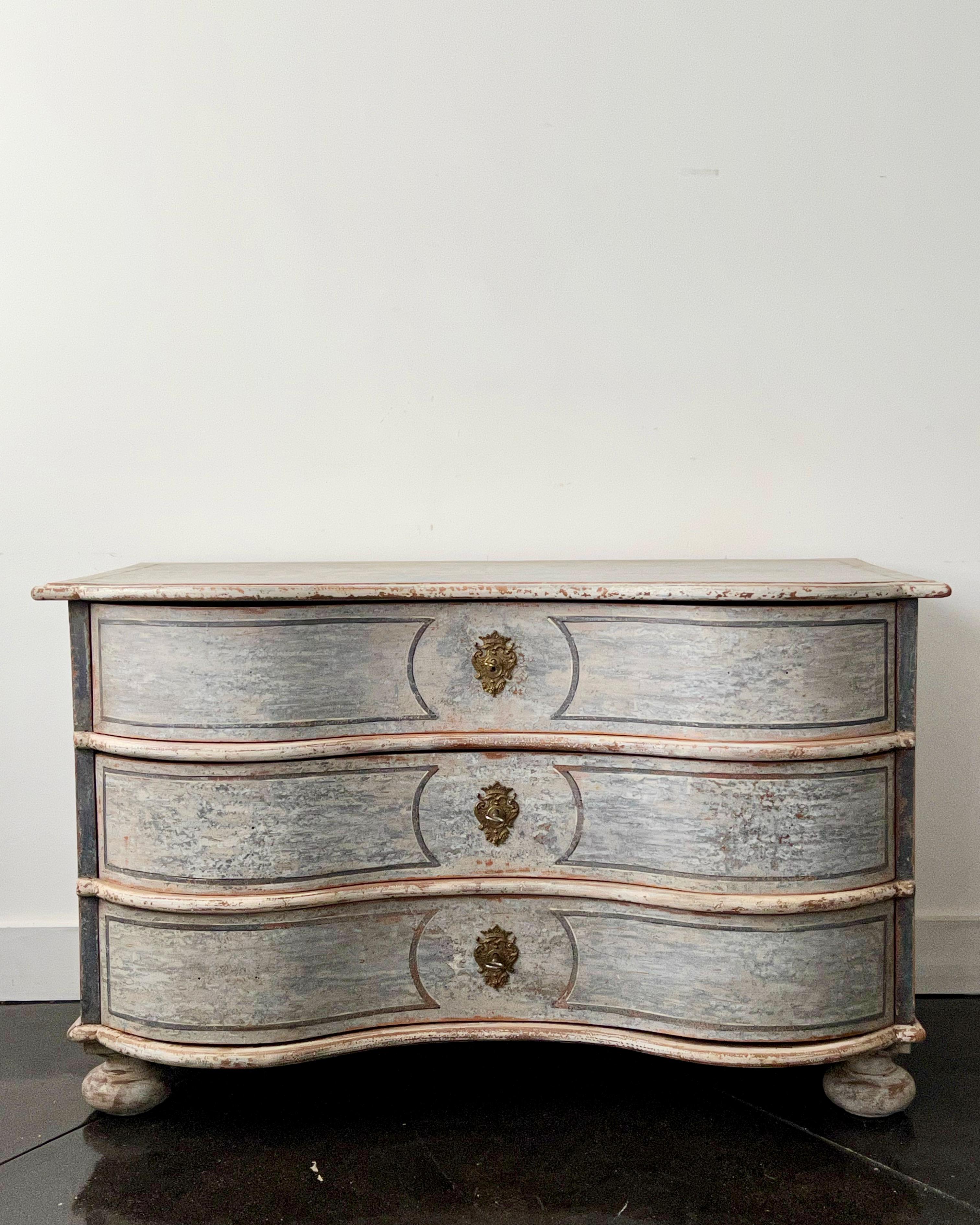 18th Century Baroque Chest of Drawer For Sale at 1stDibs