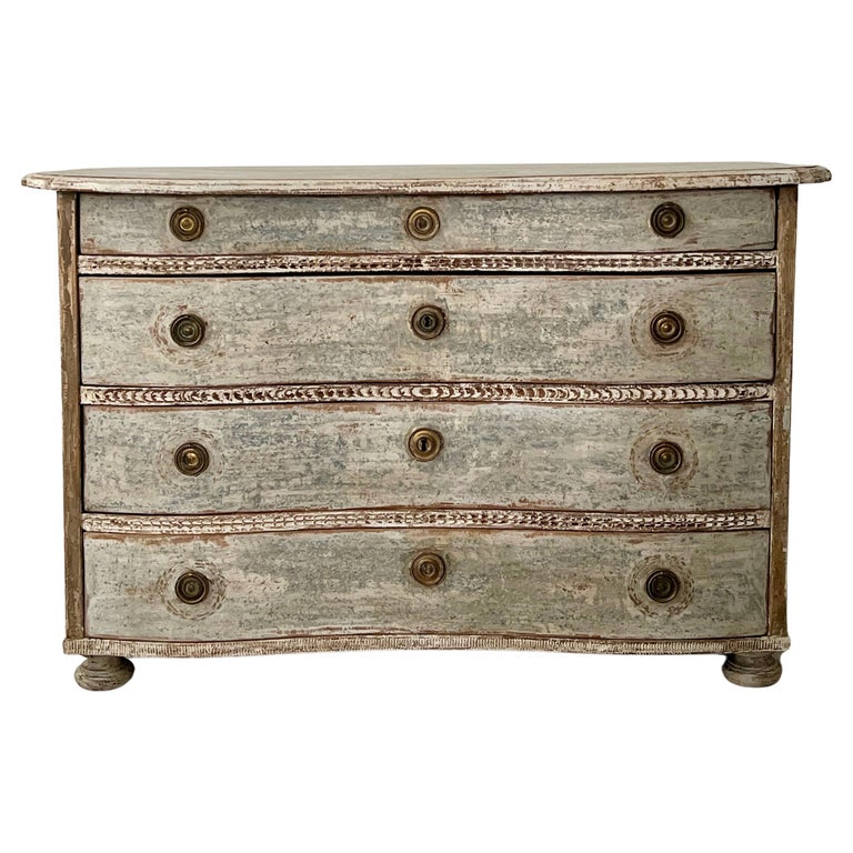 18th century Baroque Commode For Sale at 1stDibs
