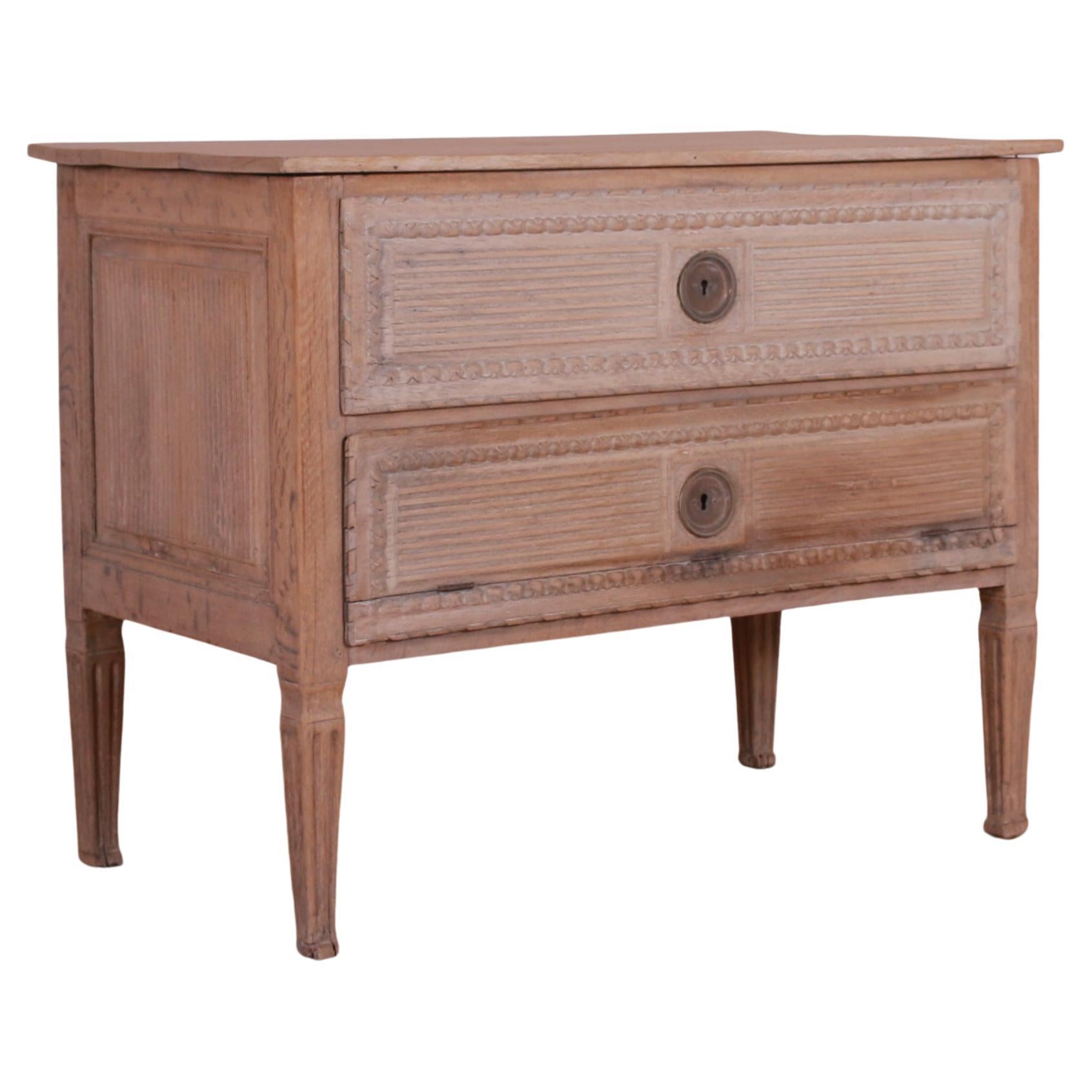 18th Century Oak Commode at 1stDibs