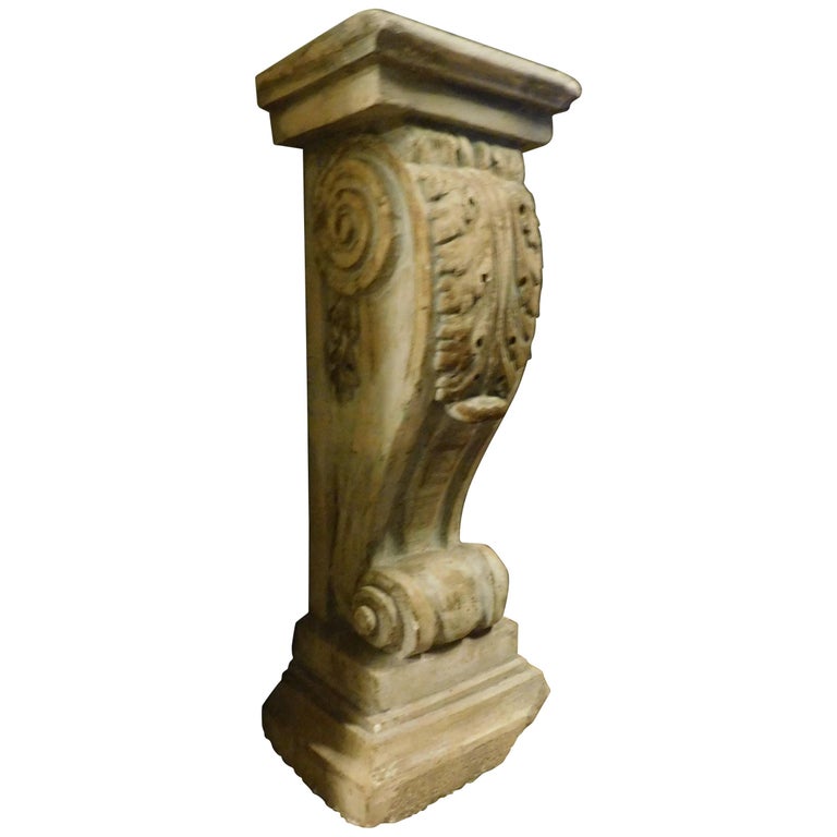 18th Century "Caposcala" for Entrance or Stone Statues Shelf For Sale ...