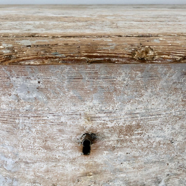 18th Century Chest of Drawers with Curved Fronts For Sale at 1stDibs ...