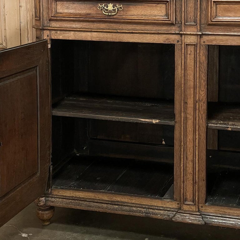 18th Century Country French Louis XIII Buffet For Sale at 1stDibs