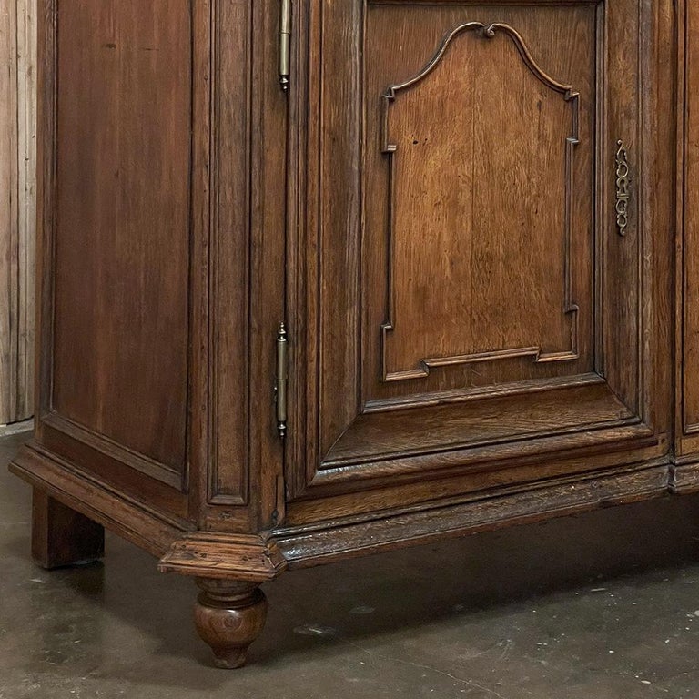 18th Century Country French Louis XIII Buffet For Sale at 1stDibs