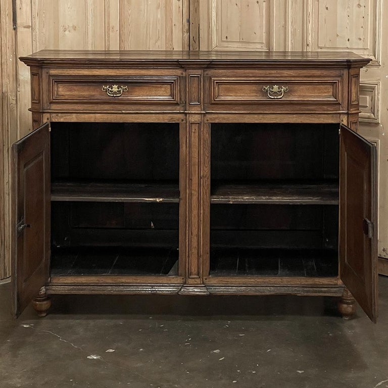 18th Century Country French Louis XIII Buffet For Sale at 1stDibs