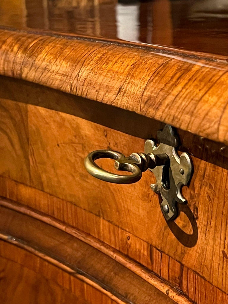 18th Century Crossbow Chest of Drawers in Walnut and Olive Wood For ...