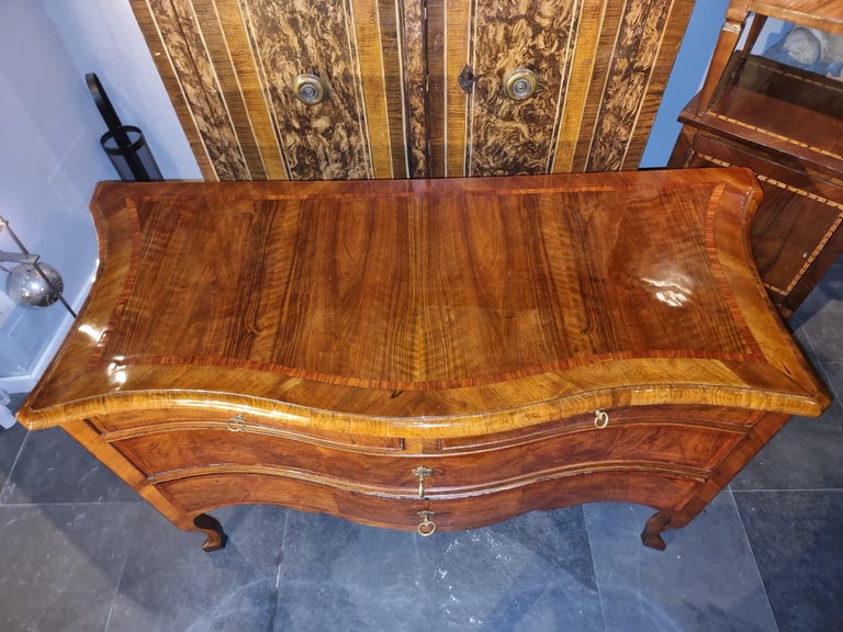 18th Century Crossbow Chest of Drawers in Walnut and Olive Wood For ...