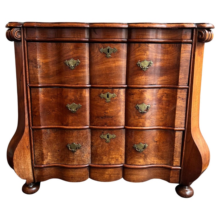 18th Century Dutch Bombe Chest For Sale at 1stDibs