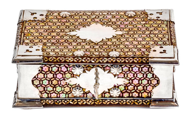 18th-century Dutch-colonial Peranakan mother-of-pearl casket with ...