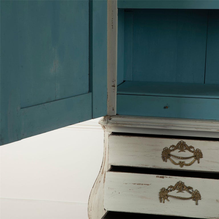 18th Century Dutch Linen Press Cupboard at 1stDibs