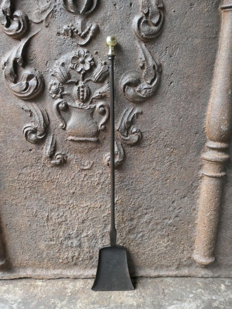 18th Century Dutch Louis XV Fireplace Shovel For Sale at 1stDibs