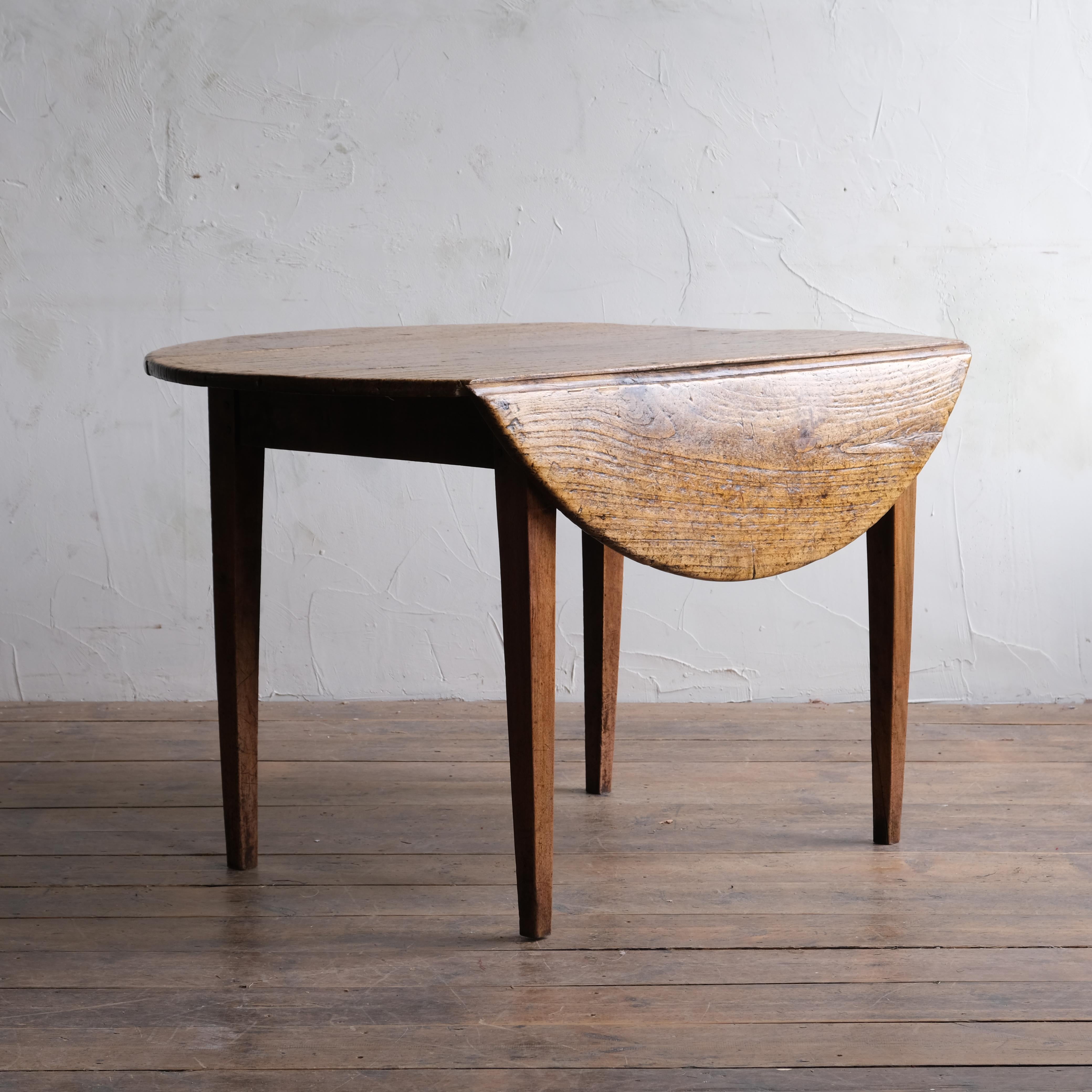 18th Century Elm Drop Leaf Farmhouse Table at 1stDibs